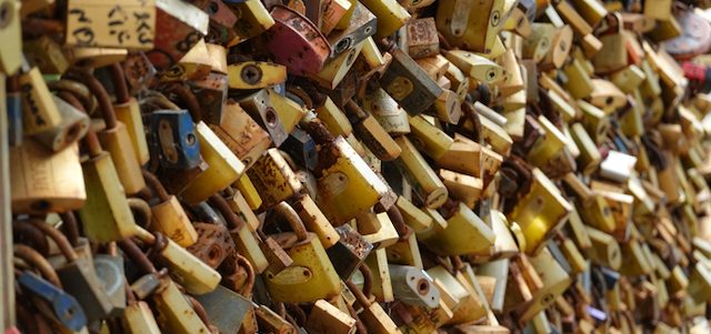 How to configure an IPsec tunnel using PQC keys – Hiking and Coding